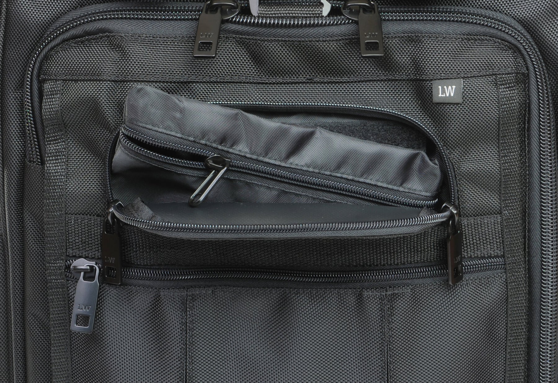 Stealth 22'' Rolling Bag - Luggageworks