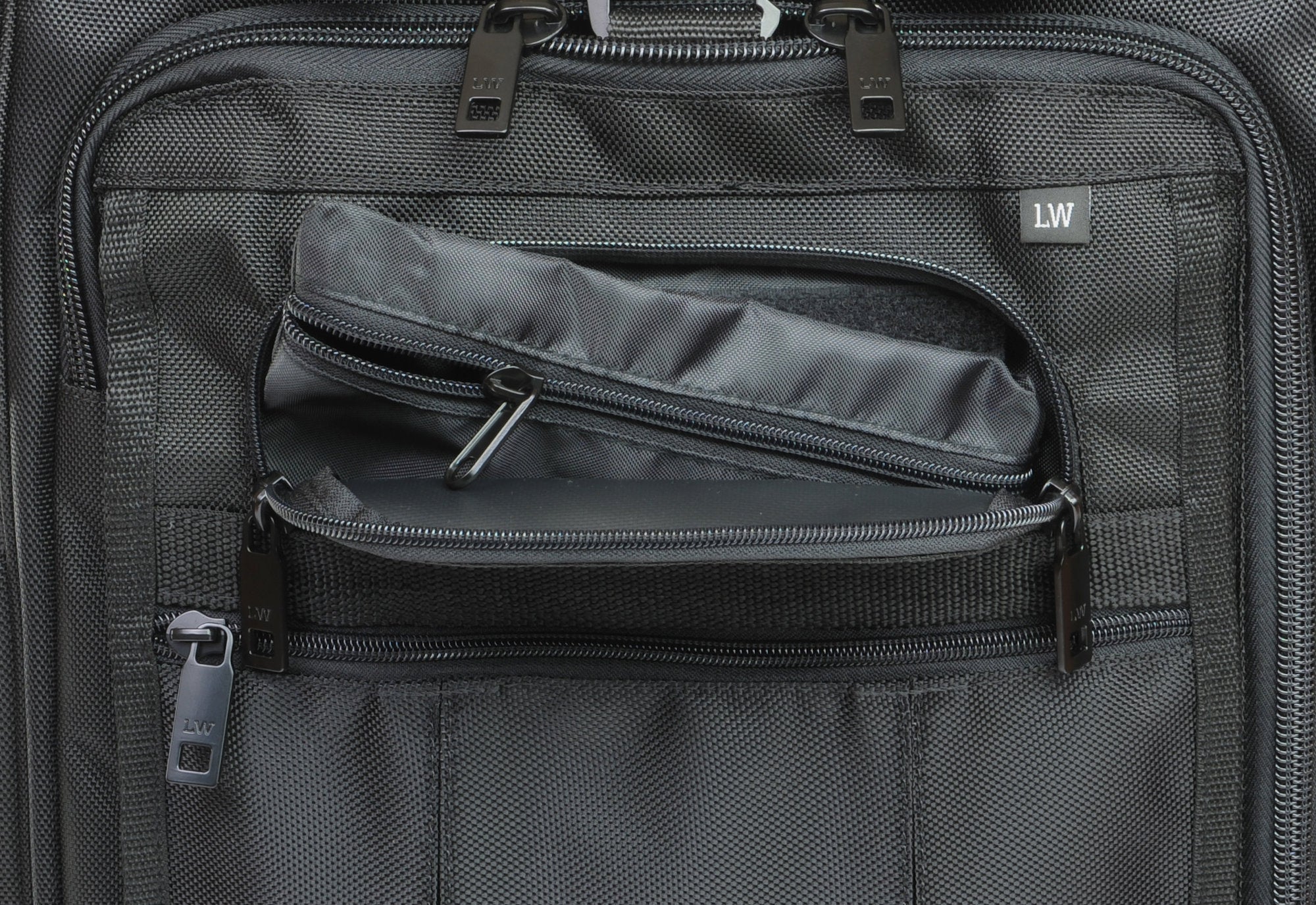 Stealth 22'' Rolling Bag - Luggageworks